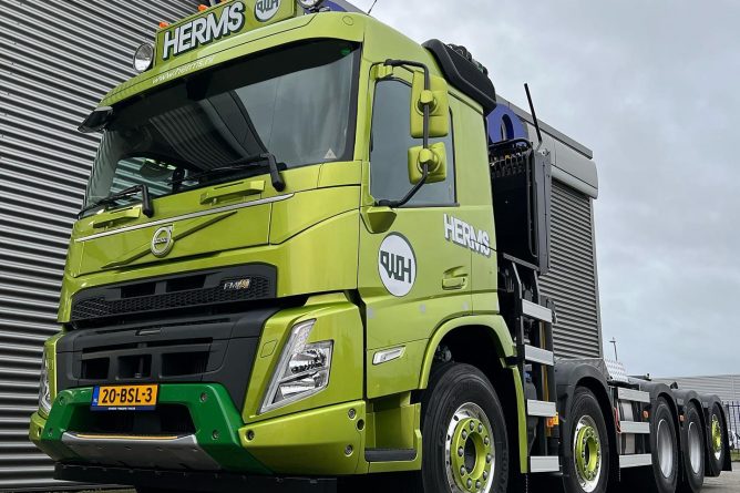 Herms BV – Kraanverhuur Afvalinzameling Grondwerk Sloopwerk Transport Zand & grind