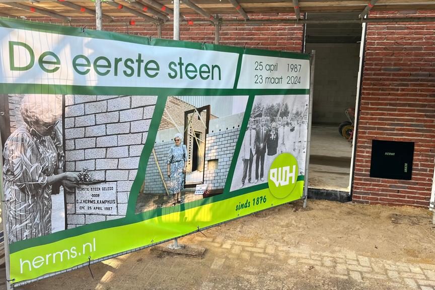 Herms BV – Kraanverhuur Afvalinzameling Grondwerk Sloopwerk Transport Zand & grind